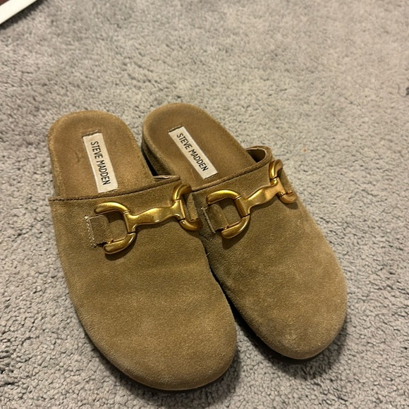 Steve Madden | Shoes | Steve Madden Masin Clogs With Gold Hardware ...